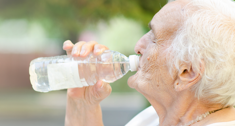 Signs of dehydration in the elderly | Seasons Seniors' Living